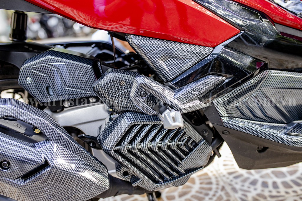 GÁC CHÂN CHO AB23 CARBON - AIR BLADE 2023 CARBON